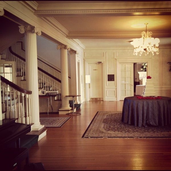 Longview Mansion - 1200 SW Longview Dr