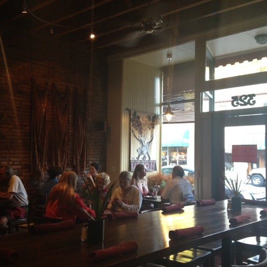 Heyday Cafe - 325 Main St