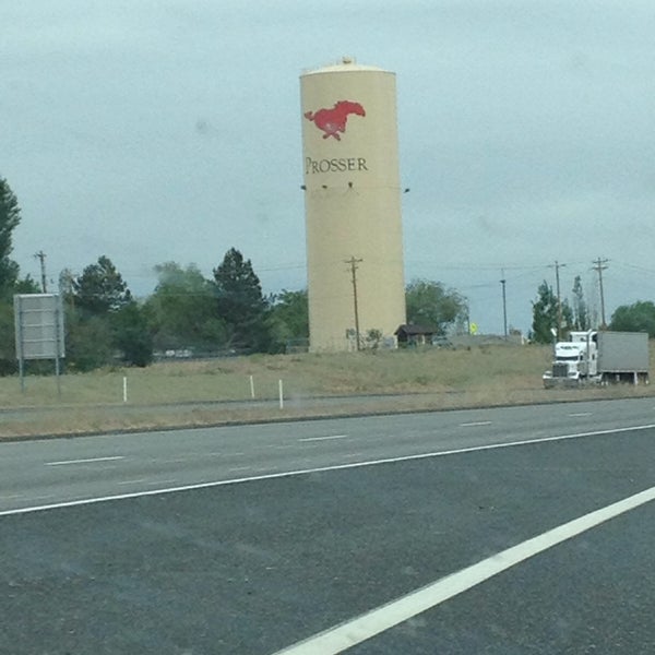 Prosser Water Tower - Monument in Prosser