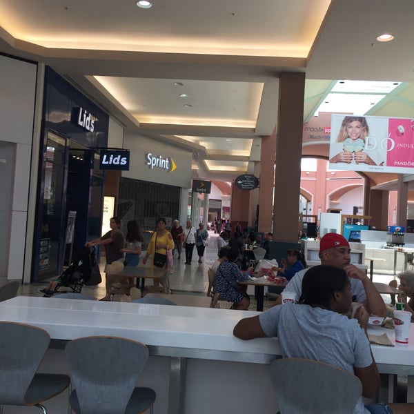 Photos at Pembroke Lakes Mall - Shopping Mall in Pembroke Pines