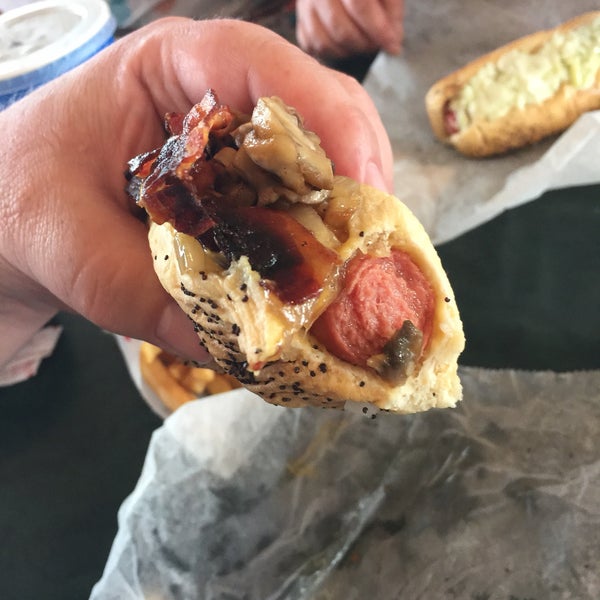 Hot Dog Avenue - Hot Dog Joint in Wisconsin Dells