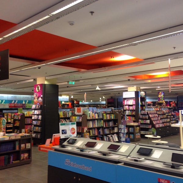 Public - Electronics Store in Πυλαία