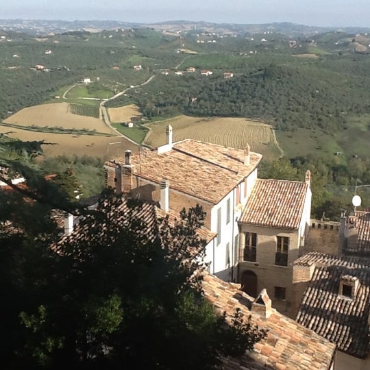 Castello Chiola Dimora Storica Hotel Loreto Aprutino - 5 tips from 136 ...