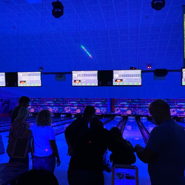 Klub 300 - Bowling Alley