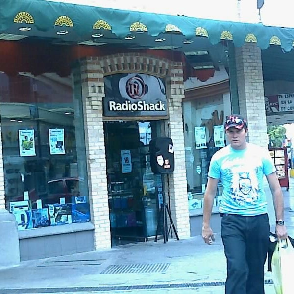 Radio Shack - Electronics Store