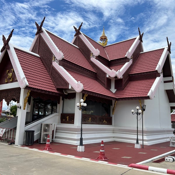 หลวงพ่อเกษม เขมโก | สุสานไตรลักษณ์ - Buddhist Temple