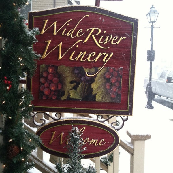 Wide River Winery Tasting Room - 106 N Cody Rd