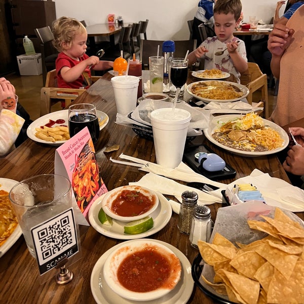 Mucho Mas - Mid-Town North Hollywood - 10405 Burbank Blvd