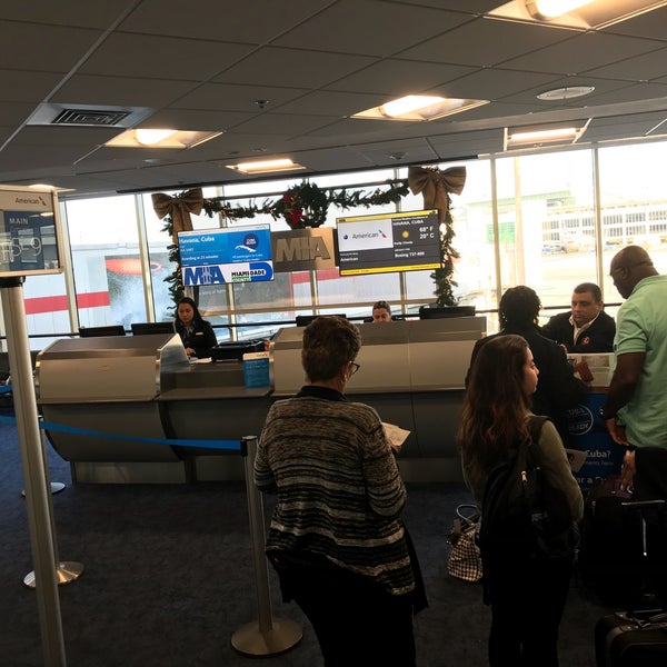 Gate E11 - Airport Gate in Miami