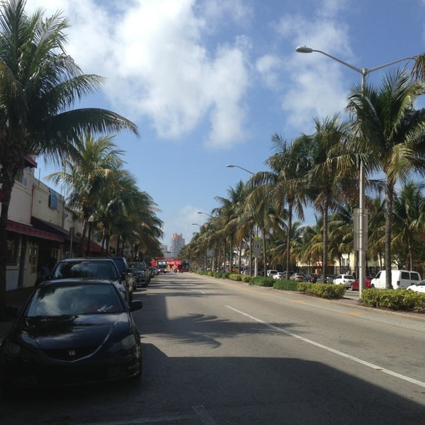 Collins Avenue Shopping District - 6 tips from 1030 visitors
