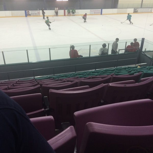 Photos at Thornhill Community Centre - 14 tips