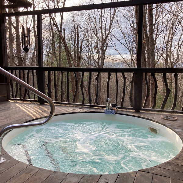 Shoji Spa & Lodge - 96 Avondale Heights Rd