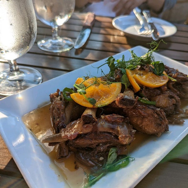 Maple Leaf Grille - Banff, AB