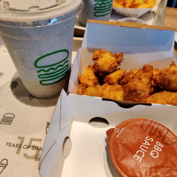 Shake Shack - Burger Joint in SW Ballpark - Navy Yard