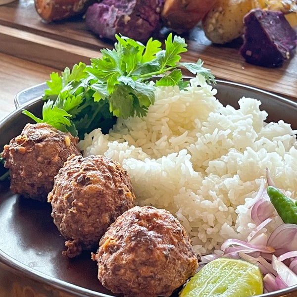 Sawasdee Café de Pakkret (สวัสดี คาเฟ่ เดอ ปากเกร็ด) - Liang Mueang Pak ...