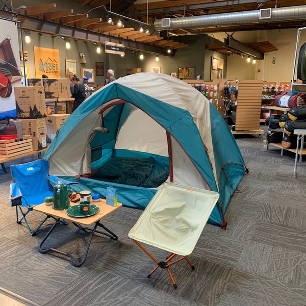 REI - South Tacoma - 3825 S Steele St