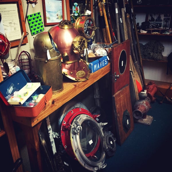 Pacific Antiques Mall - 10228 Pacific Ave S
