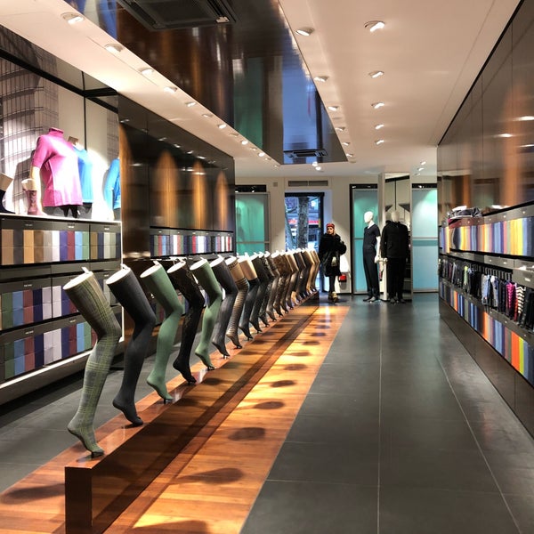 FALKE Flagship-Store Berlin - Clothing Store in Charlottenburg