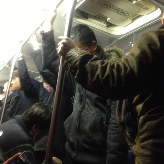 MTA Q13 Bus Terminal - Bus Station