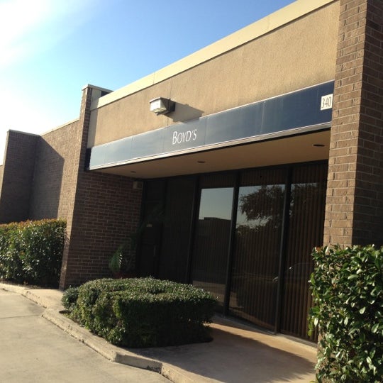 Boyd's Camera Audio & Visual - Camera Store