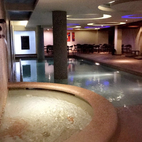 Indoor Pool @ Mallberry Suites Business Hotel - Hotel Pool