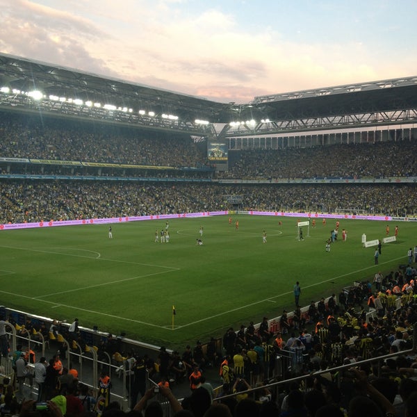Ülker Stadyumu Fenerbahçe Şükrü Saracoğlu Spor Kompleksi - Zühtüpaşa ...