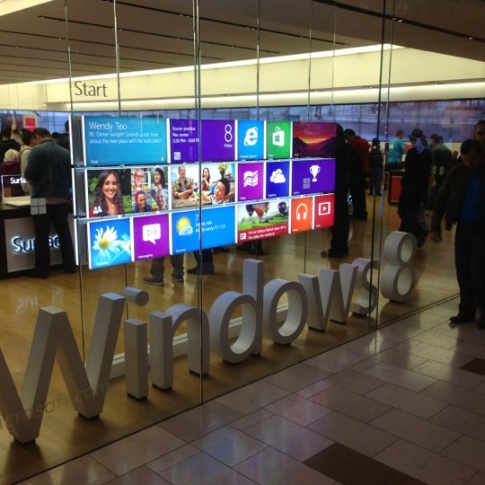 Microsoft Store (Now Closed) - Bellevue Square - 56 tips from 5723 visitors