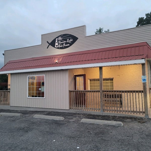 The Beacon Light Tearoom - Southern Food Restaurant