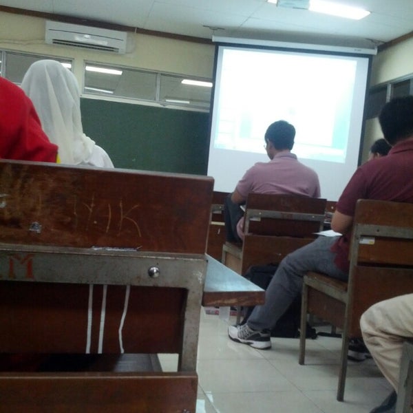 Ruang M6 DTMI UGM - 1 tip