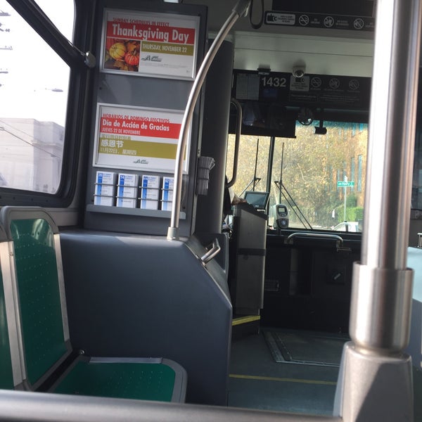 Photos at AC Transit Bus Stop (98) - Elmhurst - 98th Ave