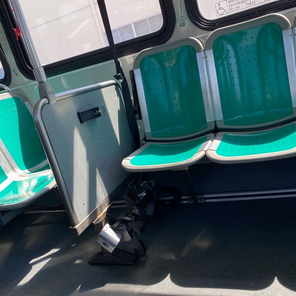 Photos at AC Transit Bus Stop (98) - Elmhurst - 98th Ave