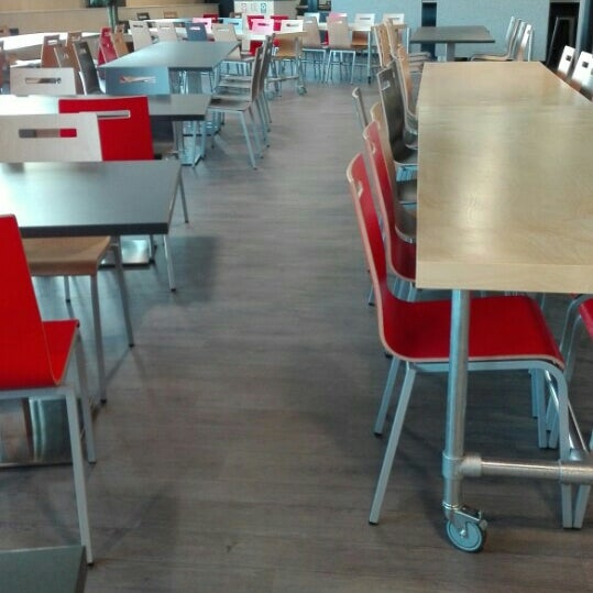 Regio College - Cypressehout 95-100