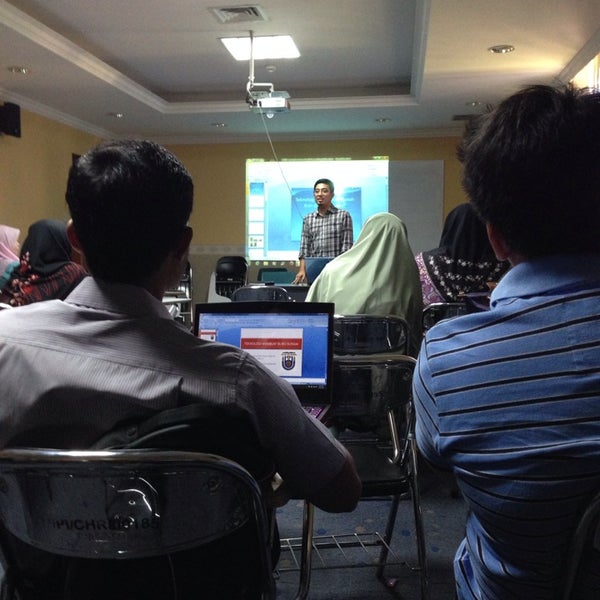 Akademi Pengajian Brunei - Bandar Seri Begawan, Brunei and Muara District