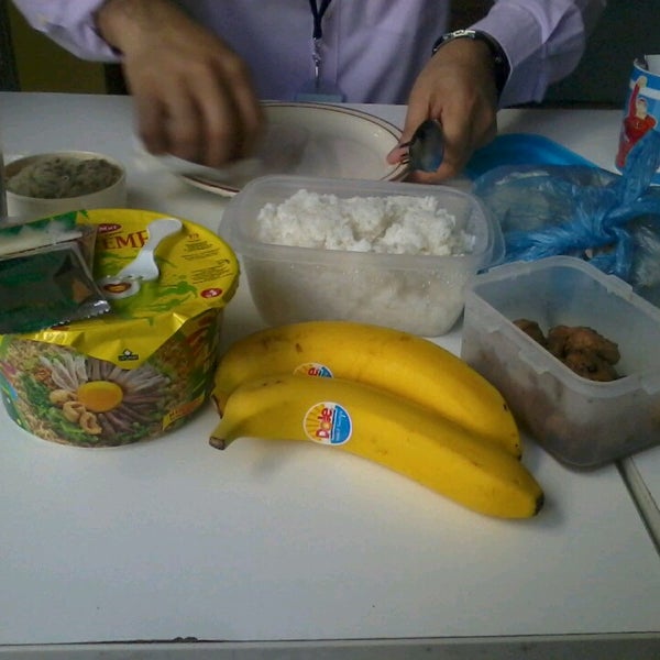 Photos at LV Locsin Building - San Lorenzo - 6 tips from 855 visitors