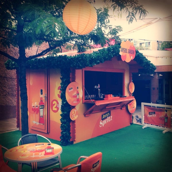 Aperol Garden - Cocktail Bar in Erzsébet tér