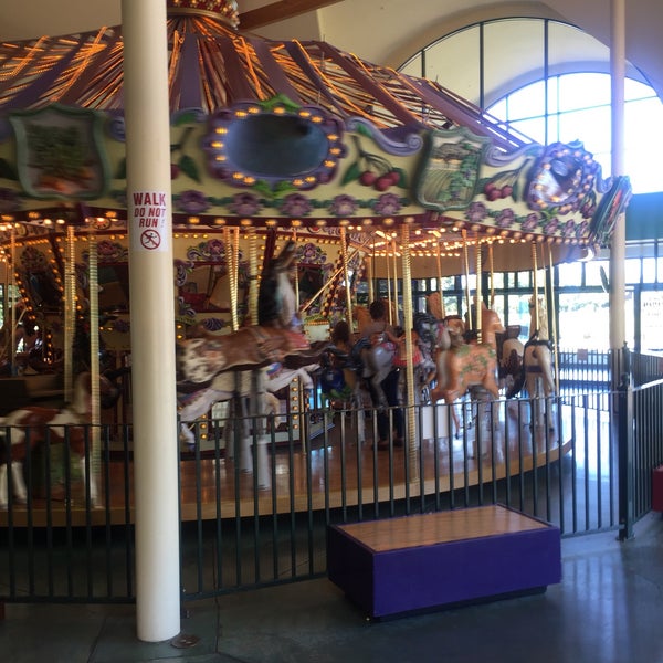 Salem Riverfront Carousel - Attraction