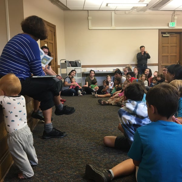 Photos at Seattle Public Library - Queen Anne - West Queen Anne - 4 ...