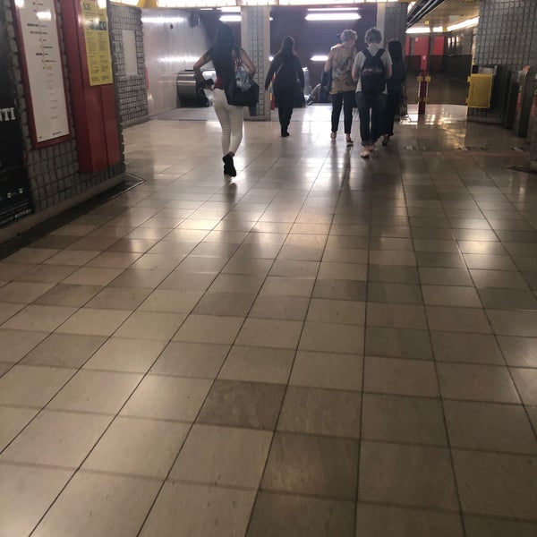 Metro Crocetta (M3) - Metro Station in Zona 5
