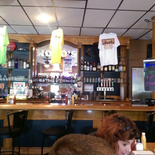 Hobo's Bar and Grill - 3 tips from 17 visitors