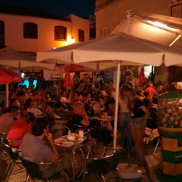Praça Rainha D. Leonor (Square) - Ferragudo, Algarve