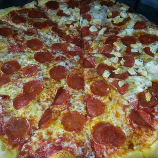 Primanti Brothers Pizza Grill - Pizza Place in Central Beach