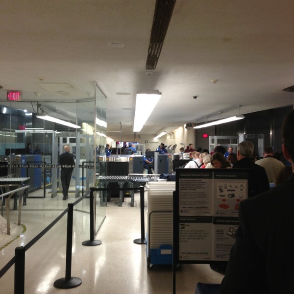 jetBlue Ticket Counter - Airport Ticket Counter