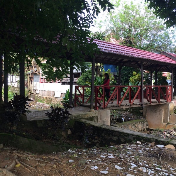 Universitas Haluoleo, Gedung Fakultas Ekonomi - College Academic ...