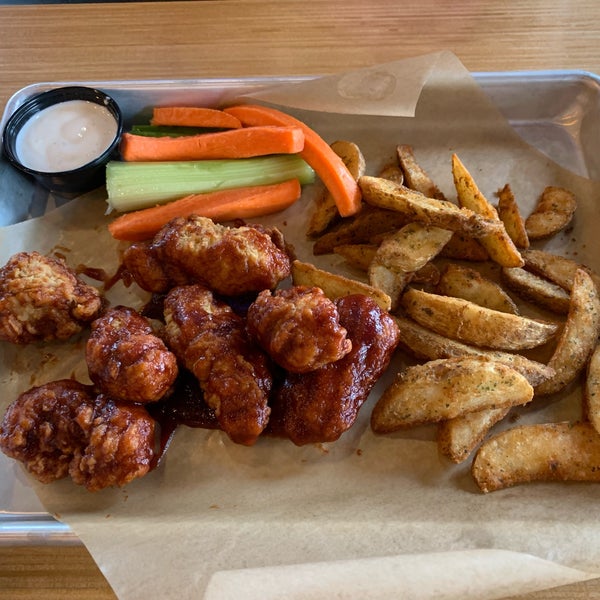 Buffalo Wild Wings - Moline, IL