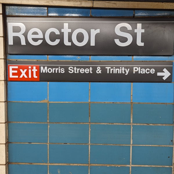 MTA Subway - Rector St (R/W) - Metro Station in New York