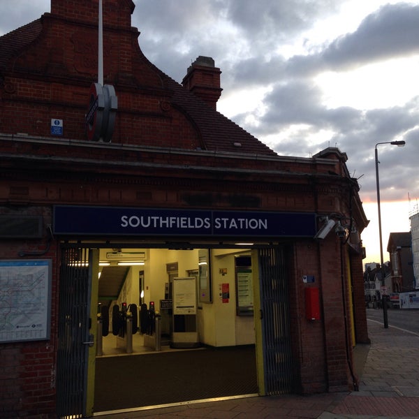 Southfields - Neighborhood in Wandsworth