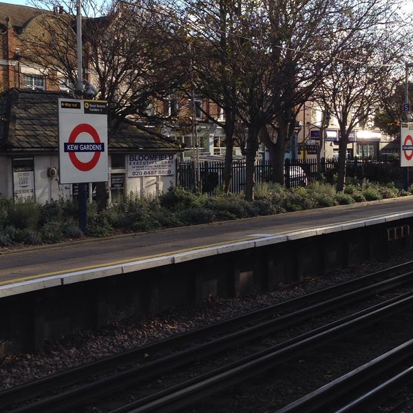 Photos at Kew Gardens Underground Station - Station App