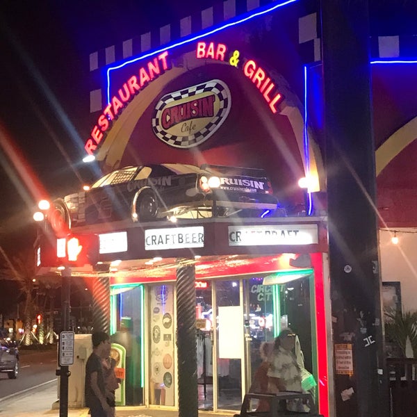 Cruisin' Cafe Bar & Grill Restaurant - American Restaurant