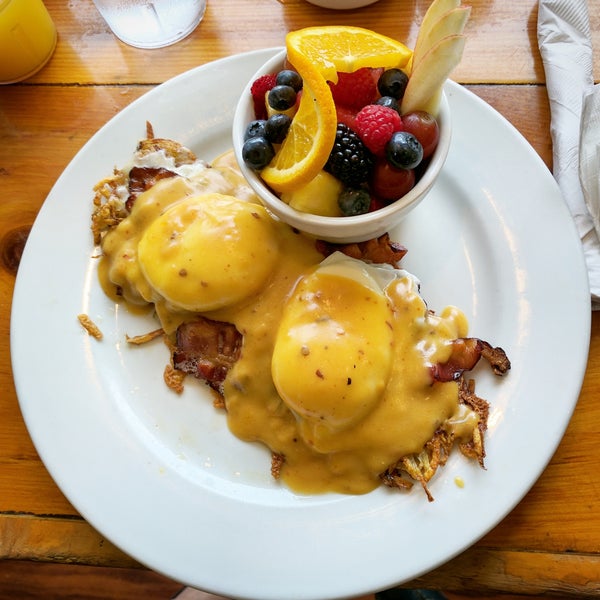 Big Bean Cafe - Breakfast Spot in Newmarket