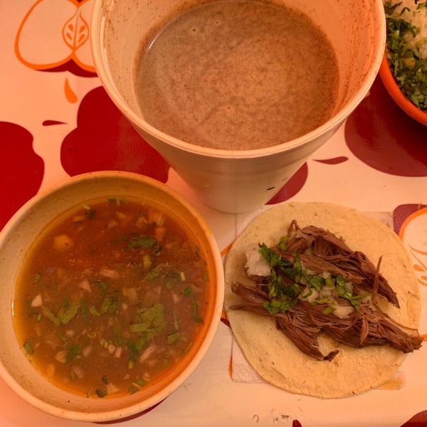 Rica Barbacoa y Consomé El Amigo Güero - Parrilla